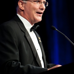 Dr. Peter Mansoor accepts award at ATFP Fifth Annual Gala | The ...